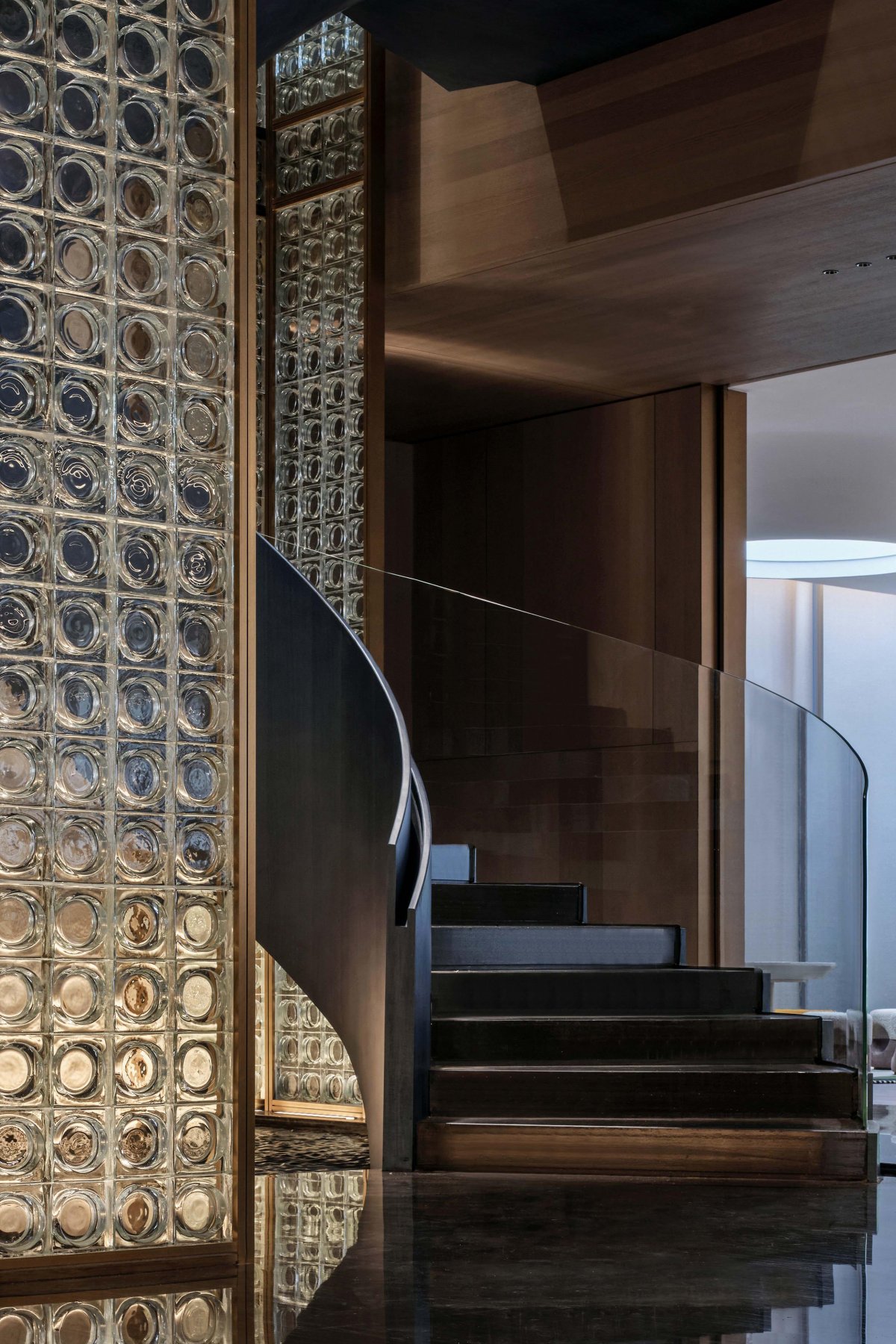 YinjiSpace - Lia Interior Design x Puli x Shekou Investment Binjiangjing Marketing Center